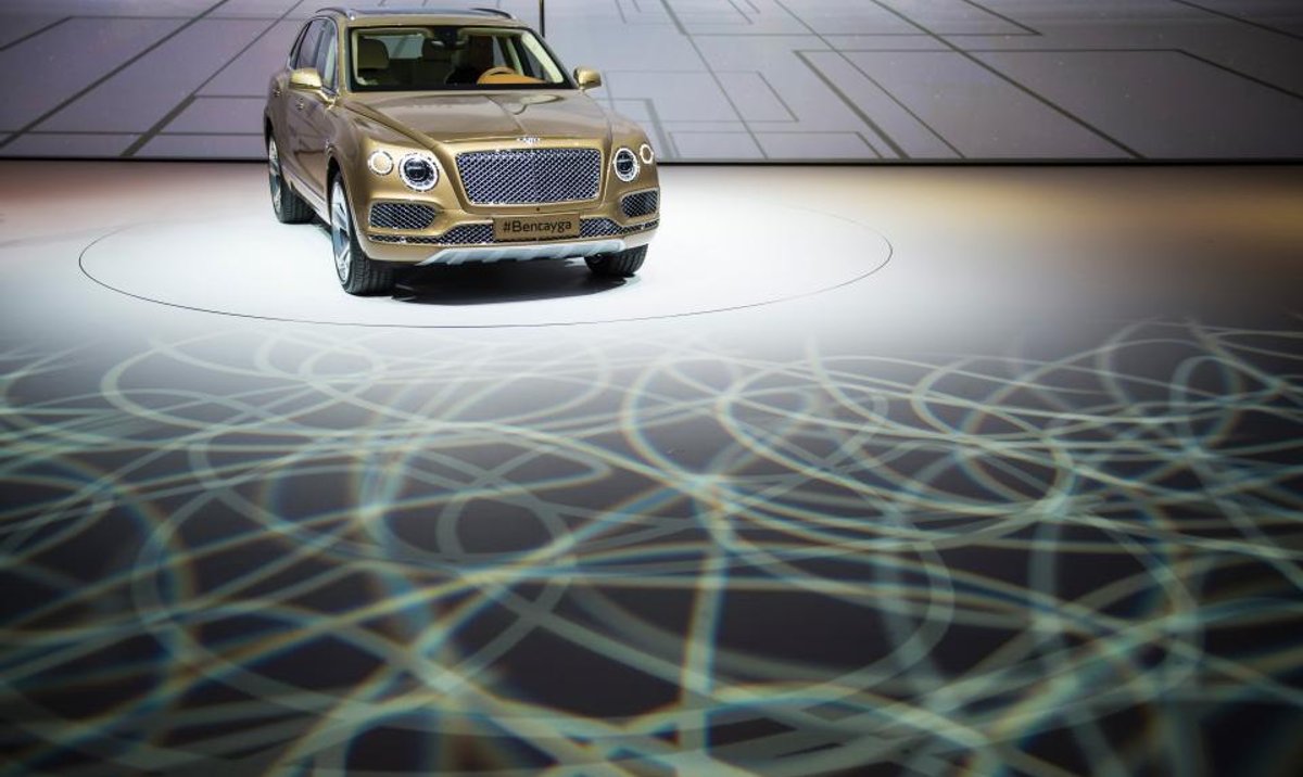 Pierwszy Bentley dla królowej - rp.pl