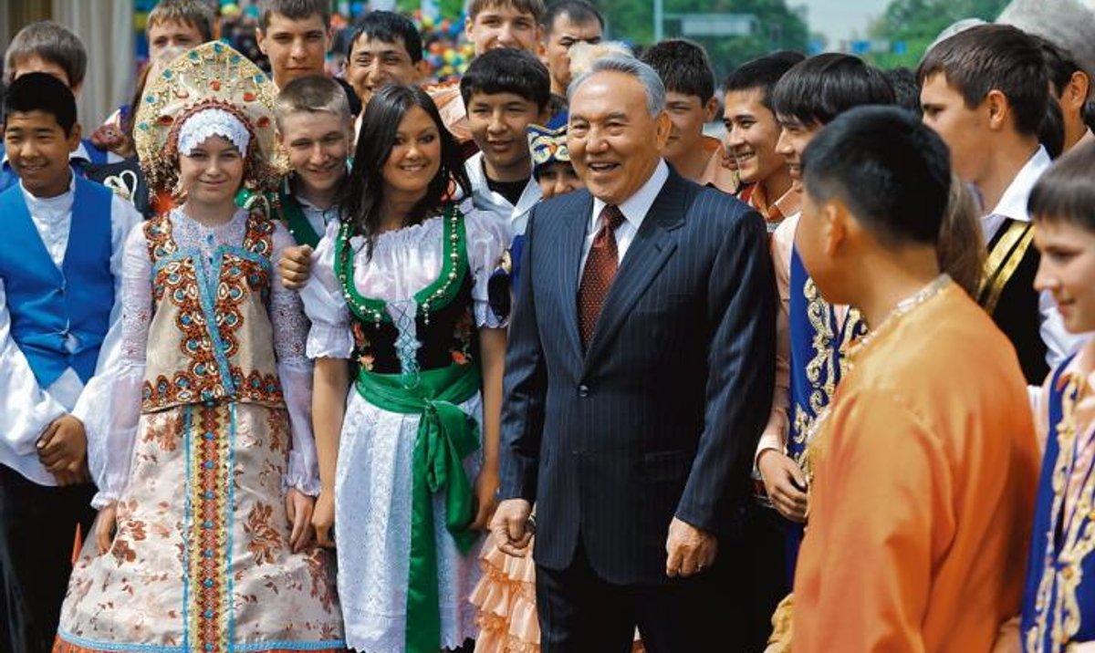 Przyjaciele satrapy - rp.pl