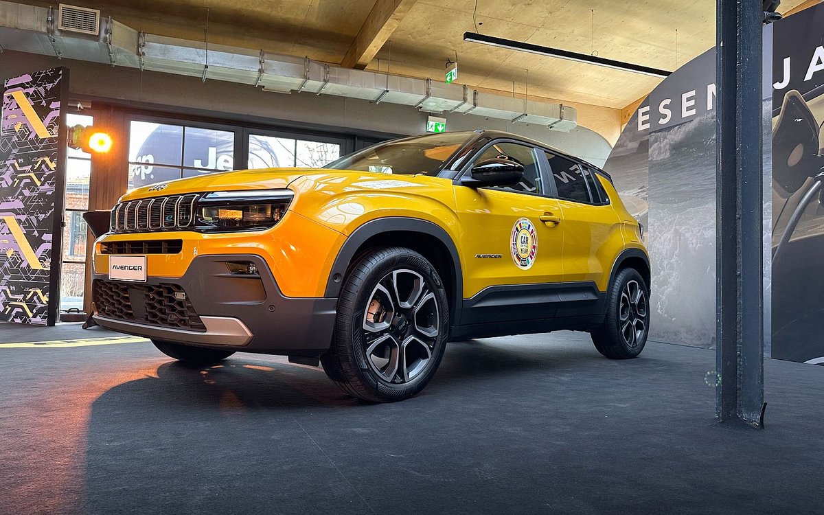 Nowy model Jeepa jednak z silnikiem spalinowym. Tańszy o 74 tys. zł od ...