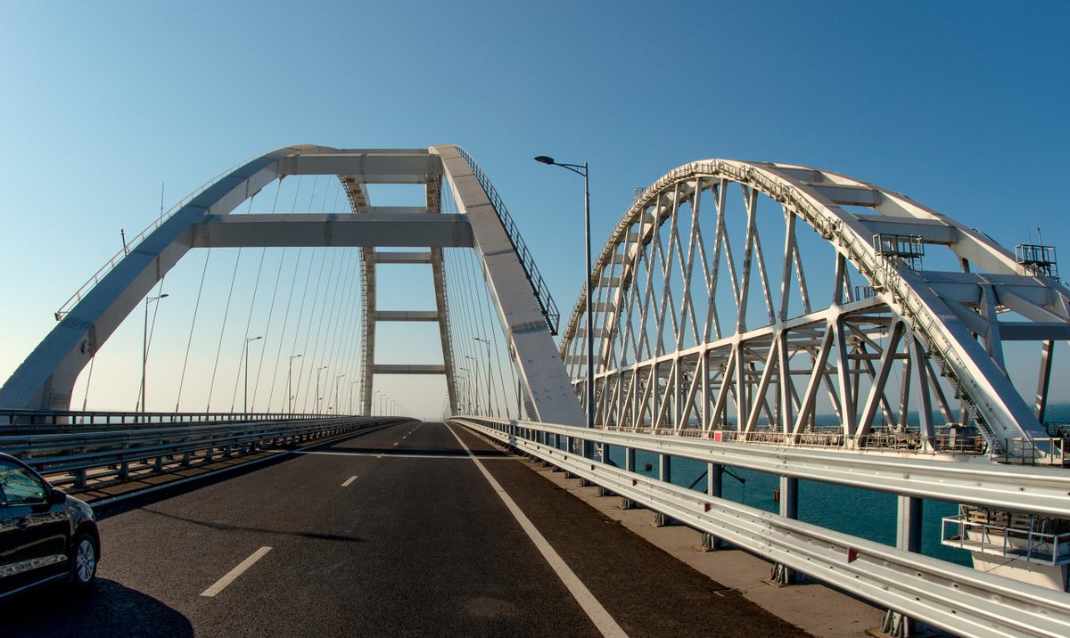 Krymski Most zakorkowany, wszyscy uciekają - rp.pl