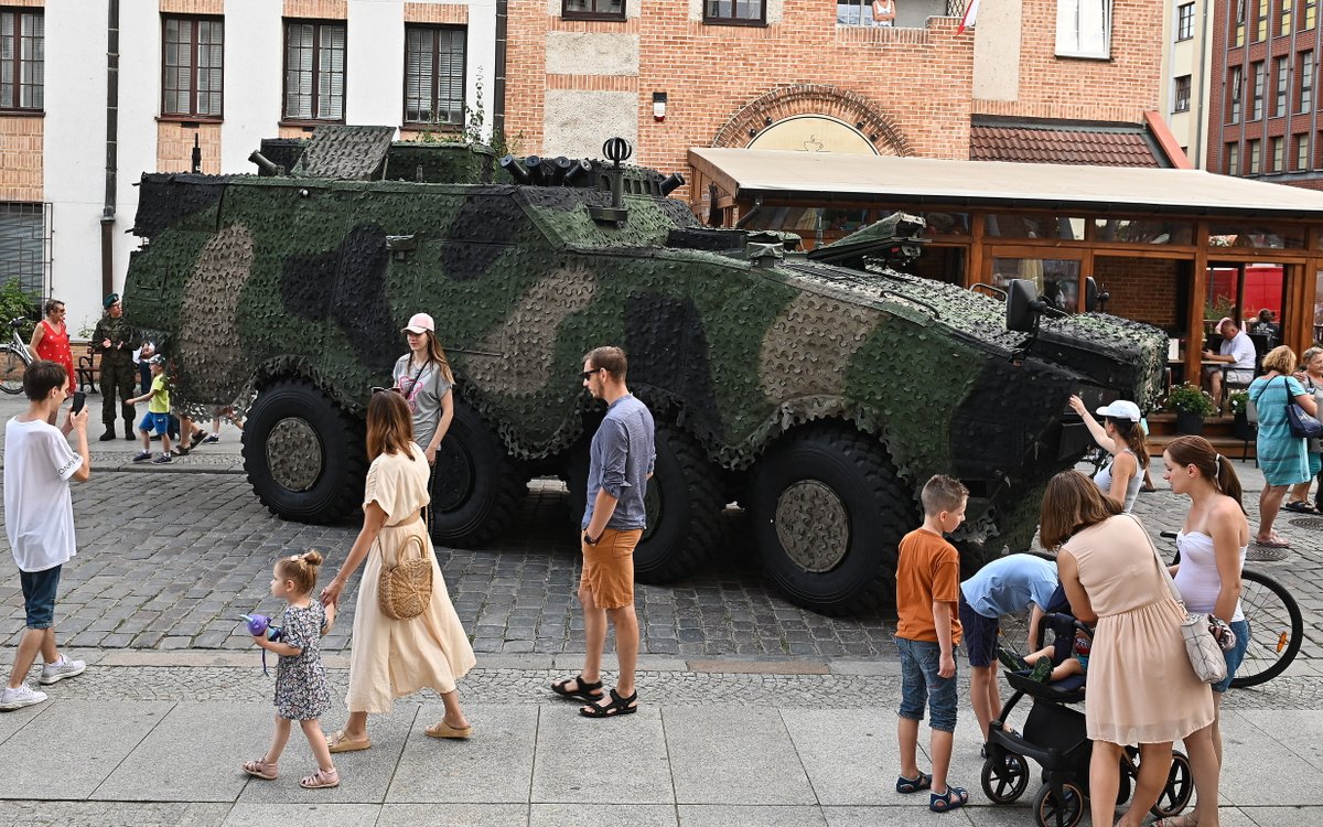 Marcin Piasecki: Pikniki zamiast defilad - rp.pl