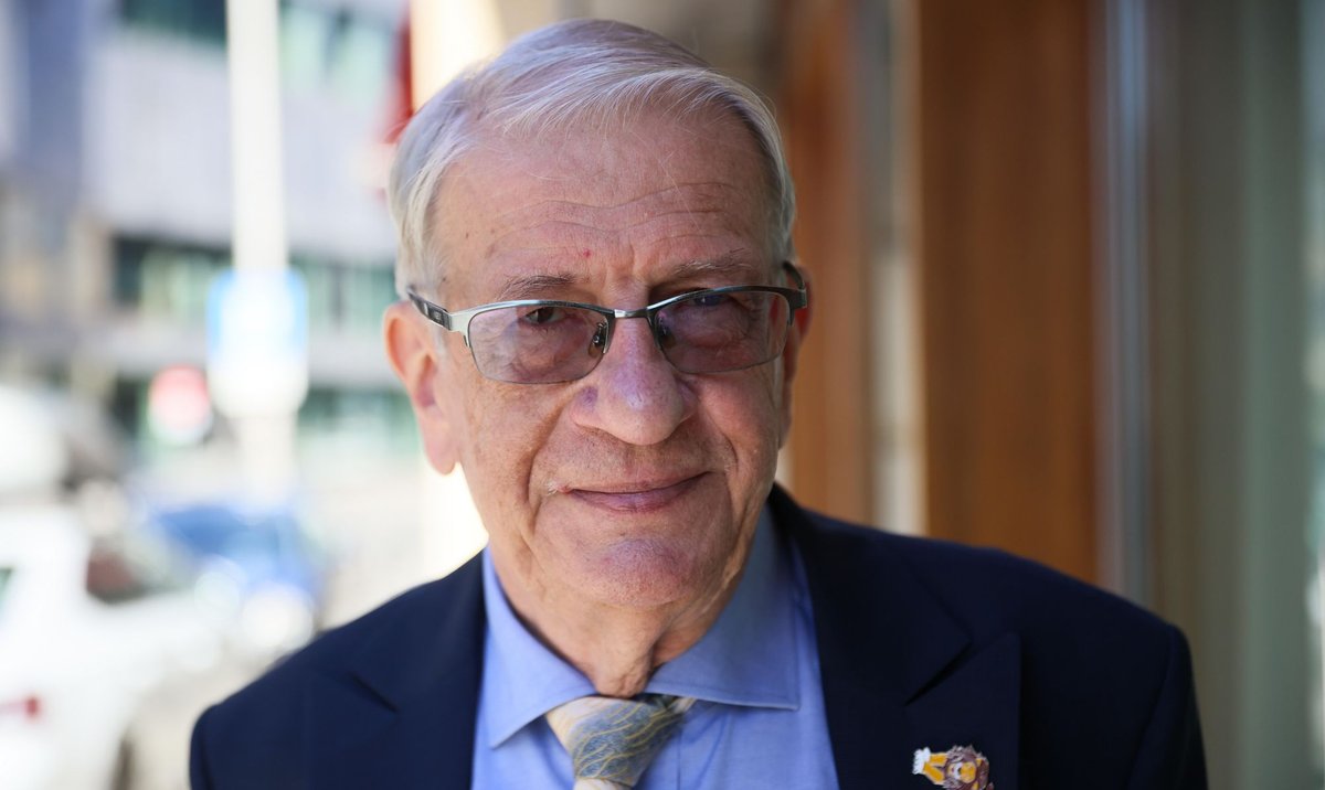 Jak popularny jest podręcznik do HiT? Prof. Roszkowski ujawnia liczbę ...