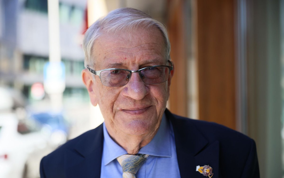 Jak popularny jest podręcznik do HiT? Prof. Roszkowski ujawnia liczbę ...