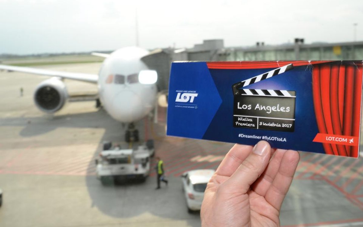 Pierwszy samolot LOT-u wylądował w Los Angeles - rp.pl