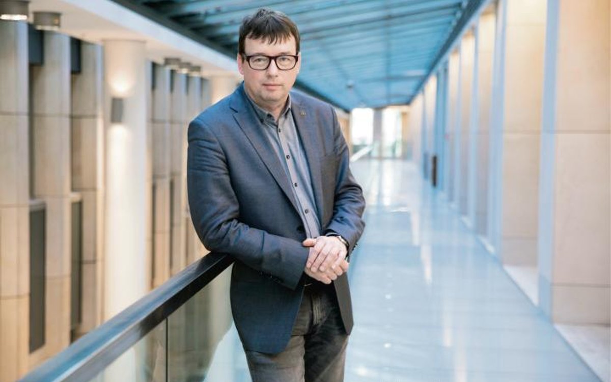 Kolanowski: Sztuczna inteligencja wspiera sąd, ale go nie zastępuje - rp.pl