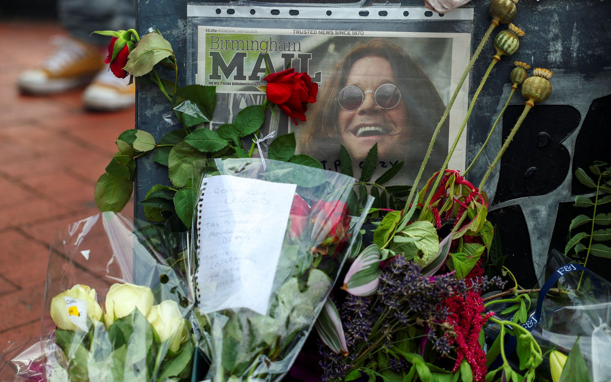 Paul McCartney, Mick Jagger i Eric Clapton płakali na pogrzebie Ozzy ...