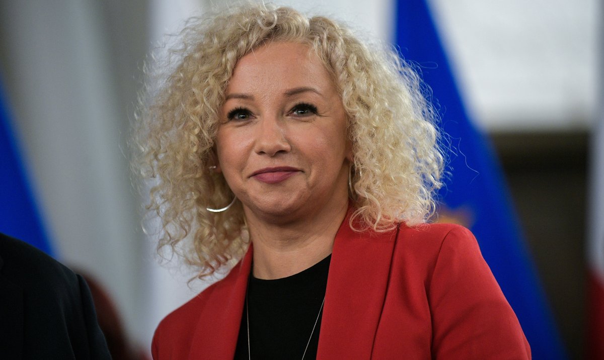 Katarzyna Kotula. Kim jest minister do spraw równego traktowania? - rp.pl