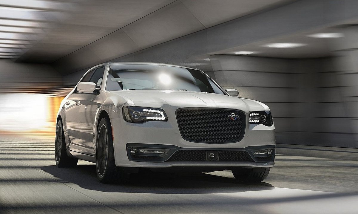 Chrysler 300C 6,4 l V8: Pożegnalna seria wyprzedała się w 12 godzin - rp.pl