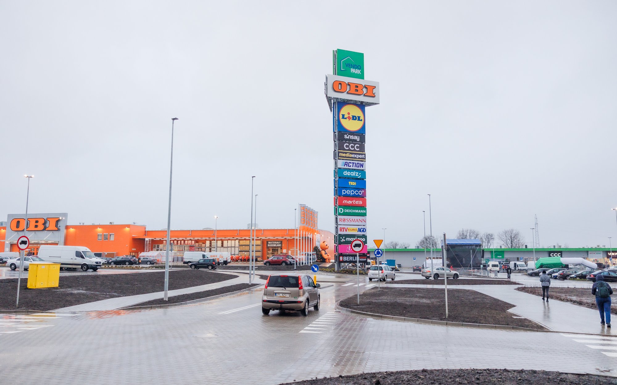 W Szczecinie otwiera się Vendo Park. Do obiektu wchodzą rożne sklepy ...