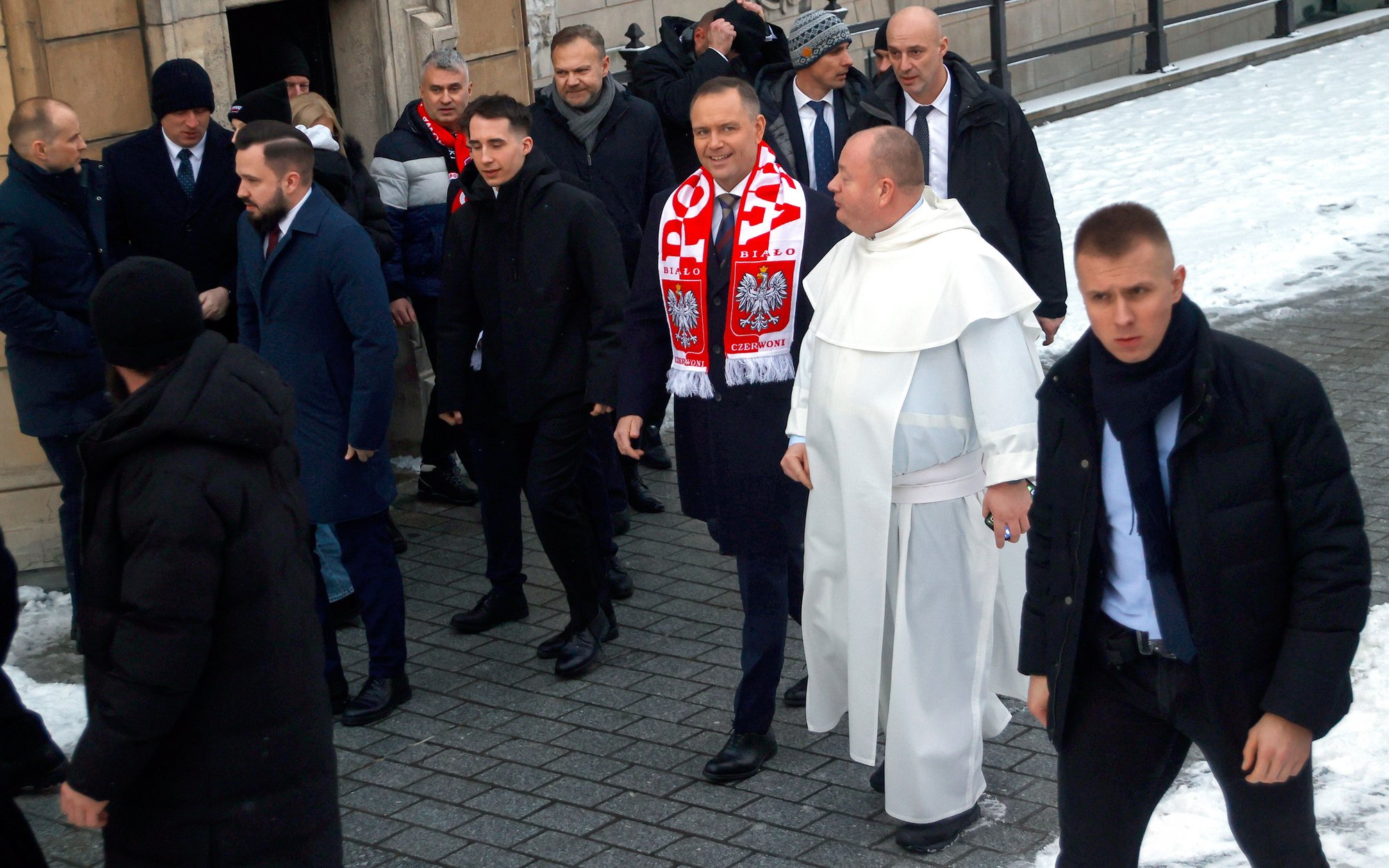 Podczas pielgrzymki kibiców na Jasną Górę część kibiców eksponowało ...