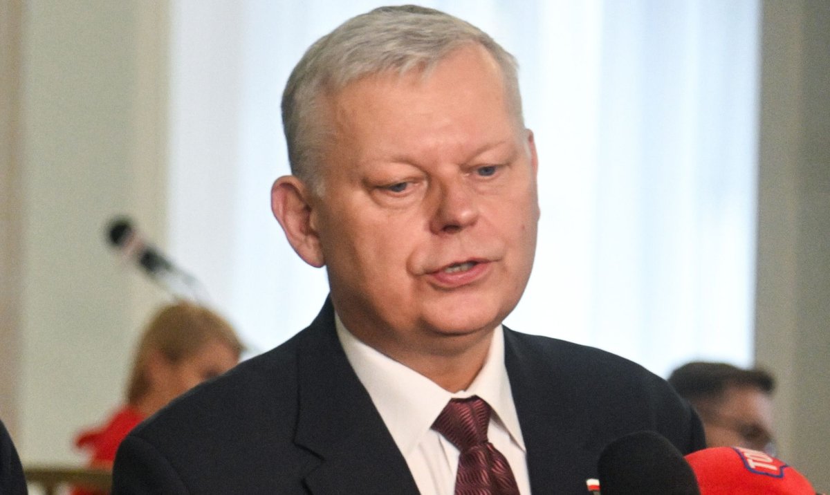 Marek Suski wyjaśnia w Sejmie swoją poprawkę ws. 700 metrów. Mówi o ...