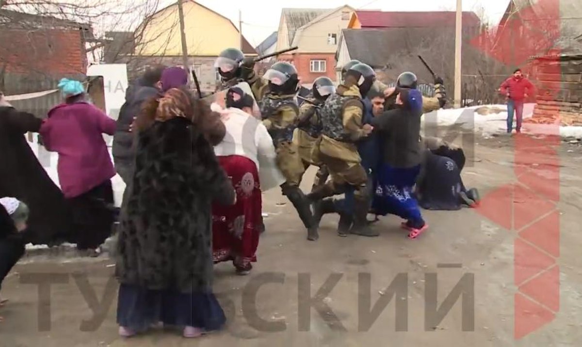 Rosja: OMON stłumił protest Cyganów - rp.pl