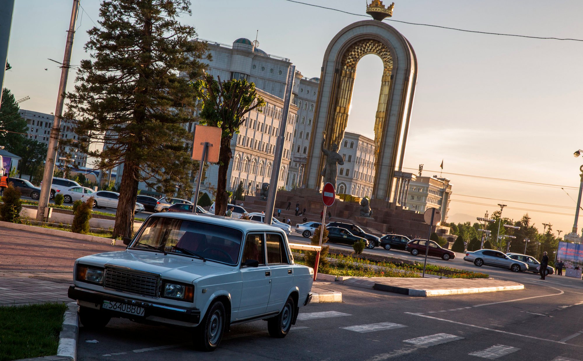 Tadżykistan wyłącza prąd swoim obywatelom. Powód? W rzekach zaczyna ...