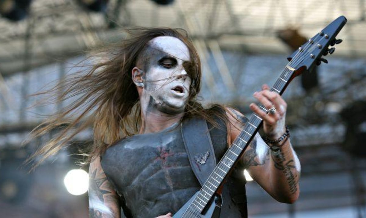 Telewizja Polska broni Nergala - rp.pl