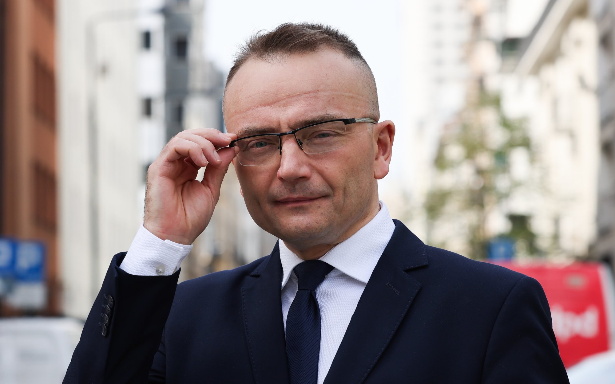 Kandydat na prezydenta Marek Woch: Dyskusje o wysyłaniu żołnierzy, to ...