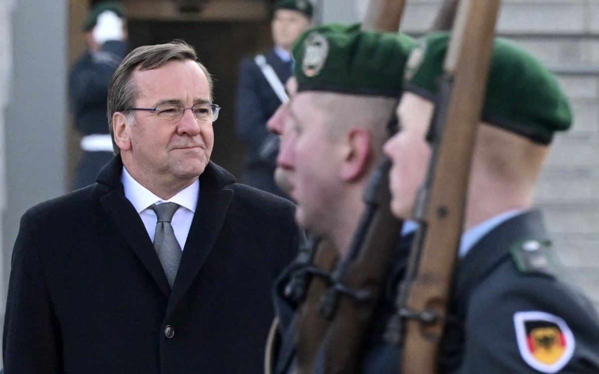 Nowy minister obrony Niemiec: Nie ma wymogu, by na Ukrainę trafiały jednocześnie czołgi z ...