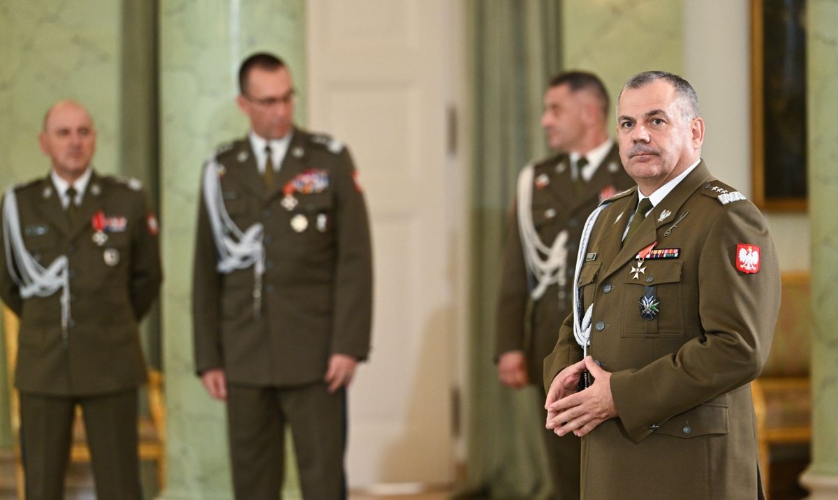 Dymisje generałów. Polityk pyta: Dlaczego nowy szef Sztabu nie dowodził ...