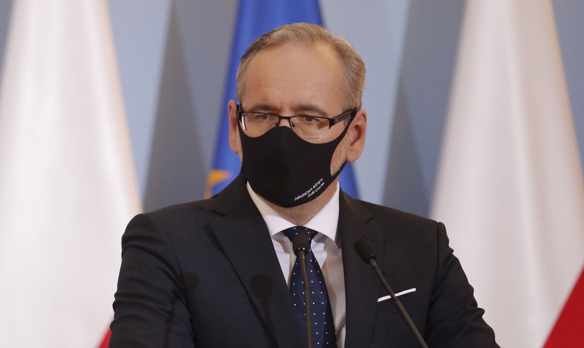 Minister zdrowia Adam Niedzielski: Rekomenduję noszenie maseczek - rp.pl