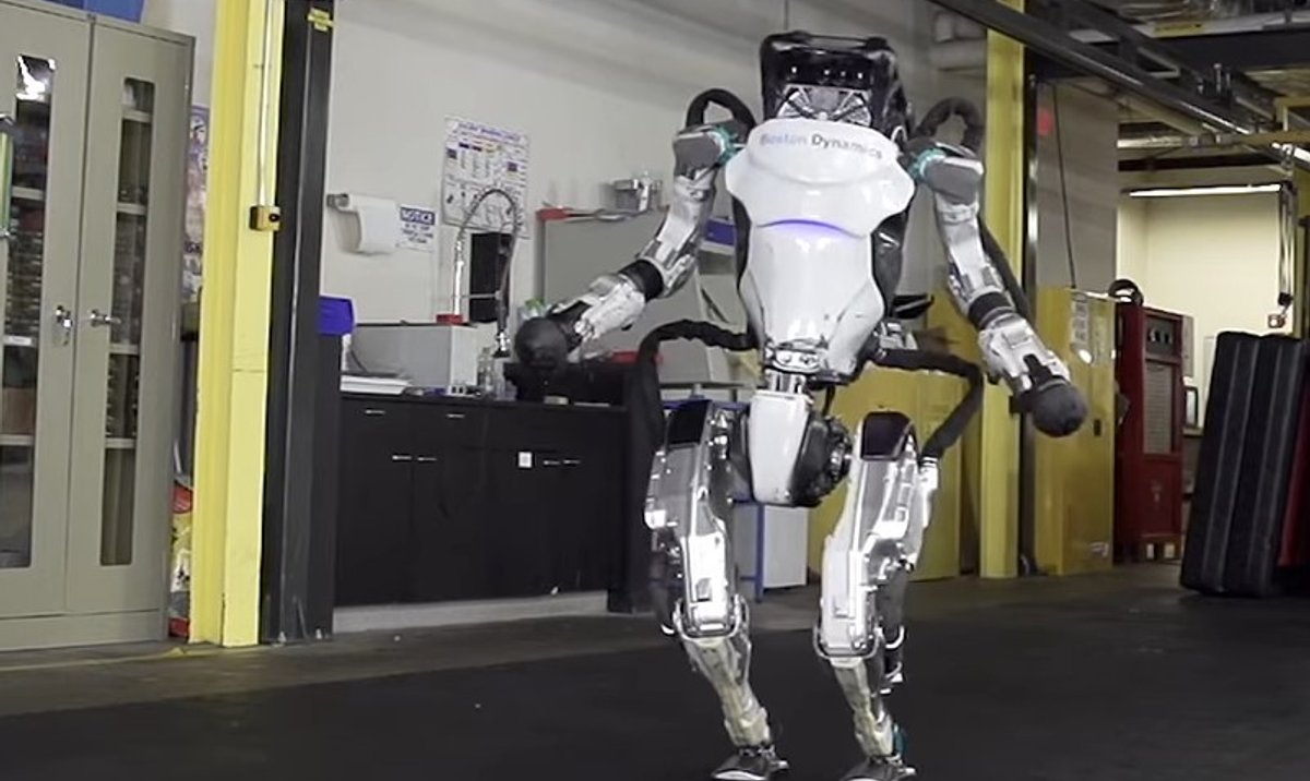 Pies-robot już w sprzedaży, wkrótce skaczący człowiek-robot - rp.pl
