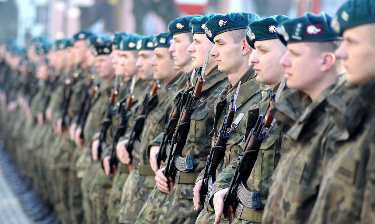 Sondaż: Młodzi Polacy nie chcą przywrócenia poboru do wojska - rp.pl