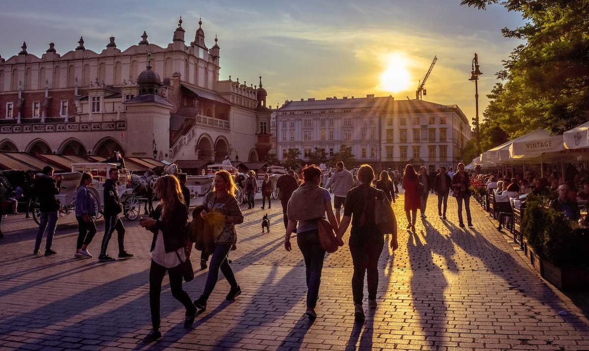 Warszawa i Kraków na światowej liście „miast do odkrycia” w 2023 roku ...
