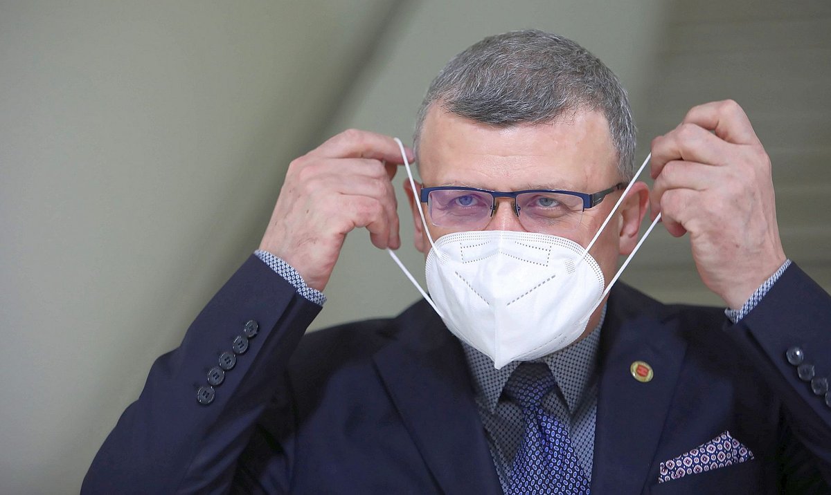 Dr Paweł Grzesiowski: Jak będziemy siedzieć cicho, za chwilę wyciągną ...