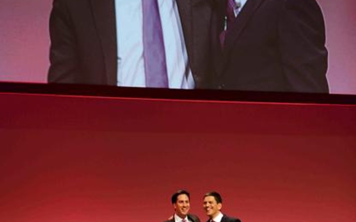 Ed Miliband wykoleił karierę swojego starszego brata Davida - rp.pl