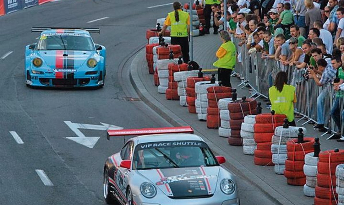 Pisk opon pod teatrem - rp.pl