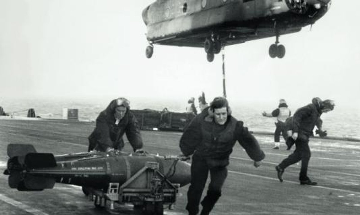 Desant pod San Carlos - rp.pl